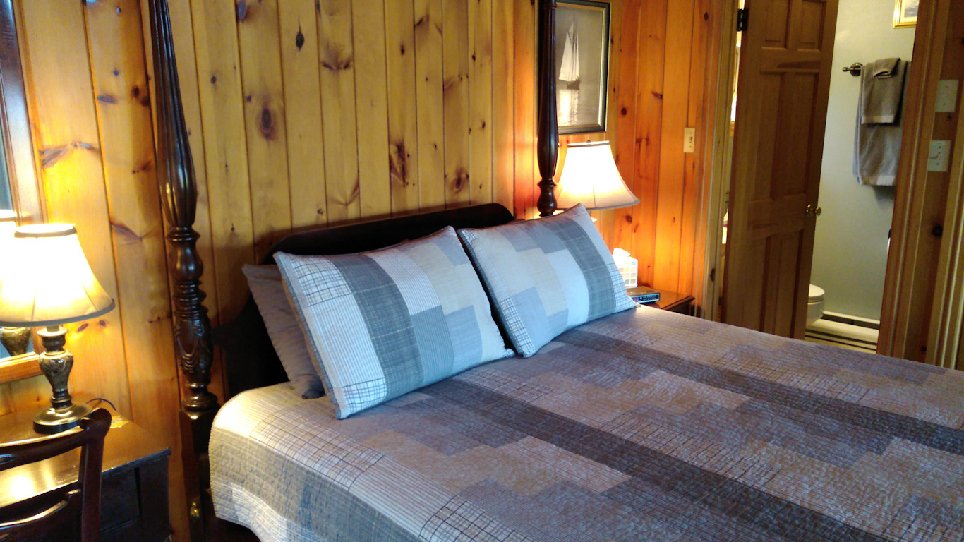 Chalet Bed-Bath | Amherst Shore Country Inn - Official Site