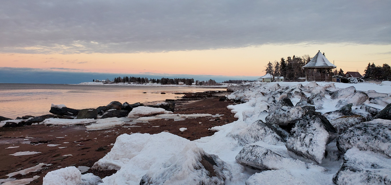 Winter Beach and Chalet | Amherst Shore Country Inn - Official Site