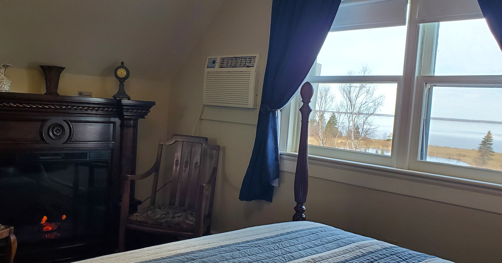 Suite 3 Air Cond Fireplace | Amherst Shore Country Inn - Official Site
